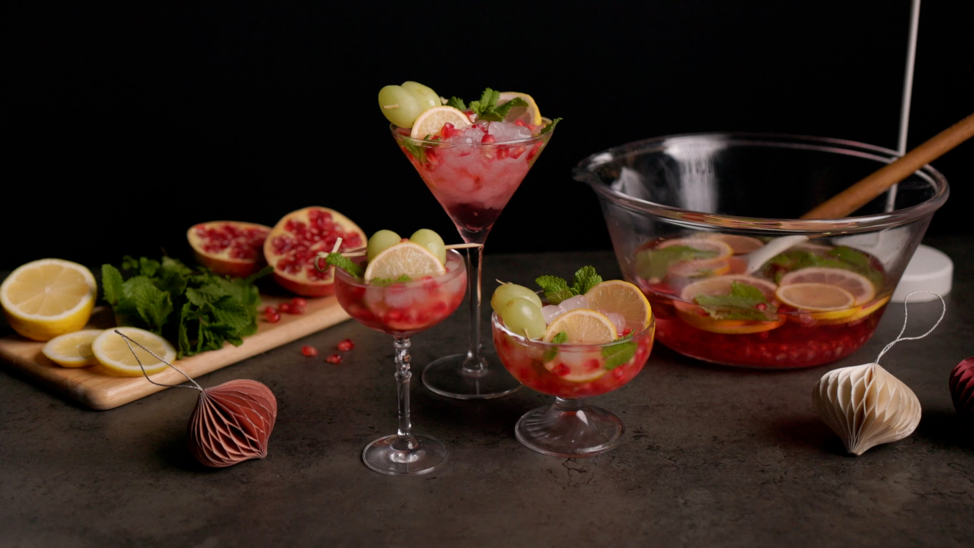 Spread holiday cheer with a festive cava and pomegranate punch! | Teka ...