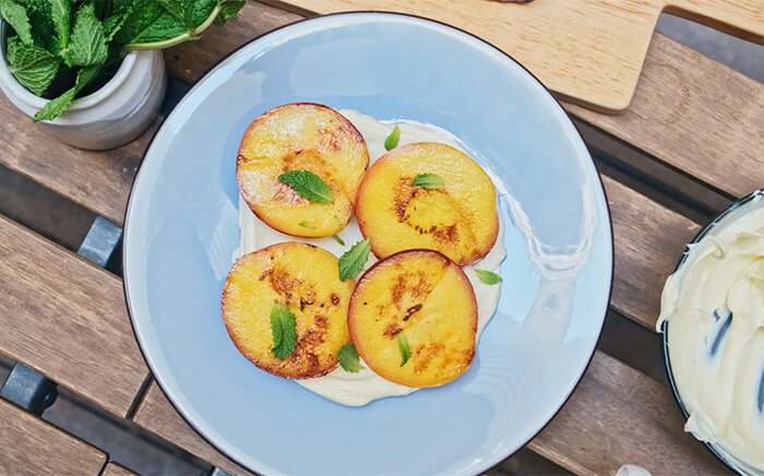 Grilled Peaches with Mascarpone and Mint | Teka Pakistan